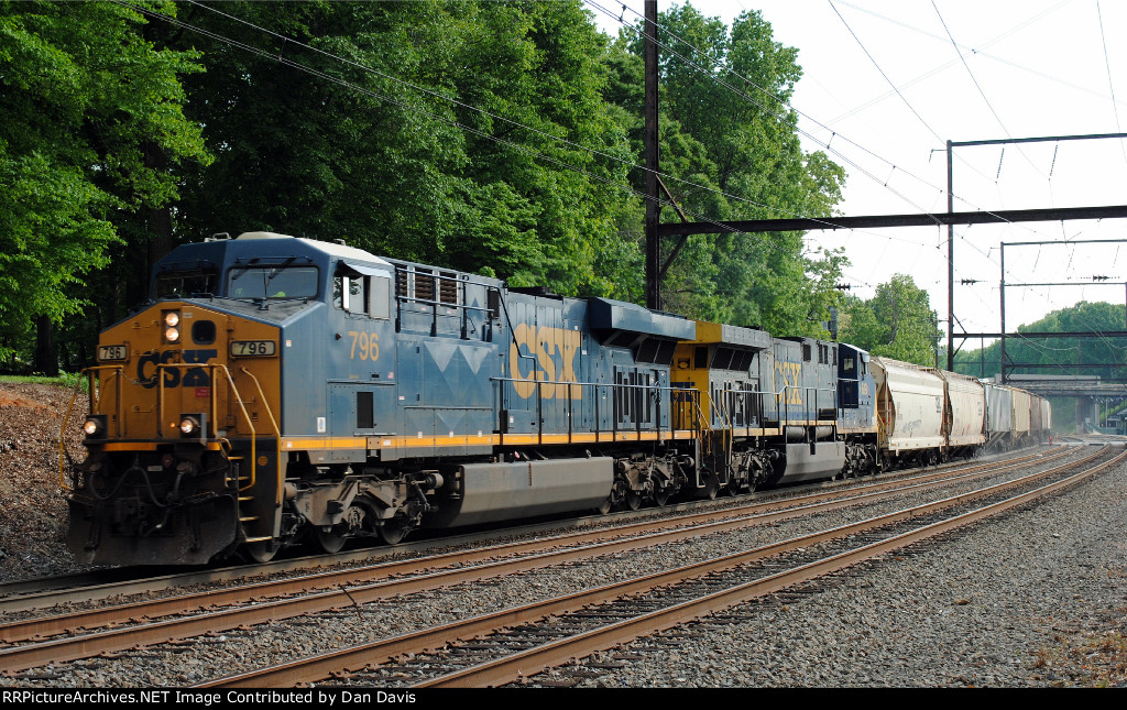 K533-13 with CSX&ES44AH 796 leading